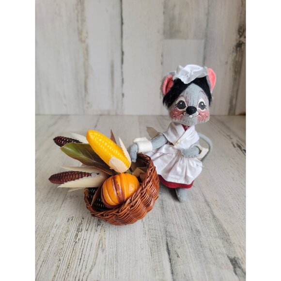 Annalee | Holiday | Vintage Annalee Female Mouse Pilgrim Food Basket ...